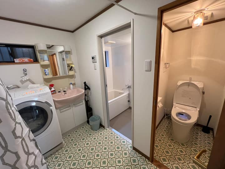 天下茶屋车站步行8分钟，关西国际机场36分钟直达、難波道頓堀心斎橋新大阪京都奈良直达，每层有厕所浴室 - Osaka