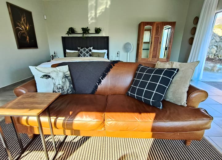 Klipheuwel Lookout Suite | Heated Pool & Views - Montagu