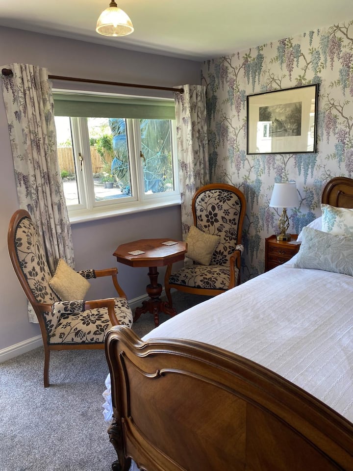Wisteria Cottage. Luxury Double, En-suite. - Ormskirk