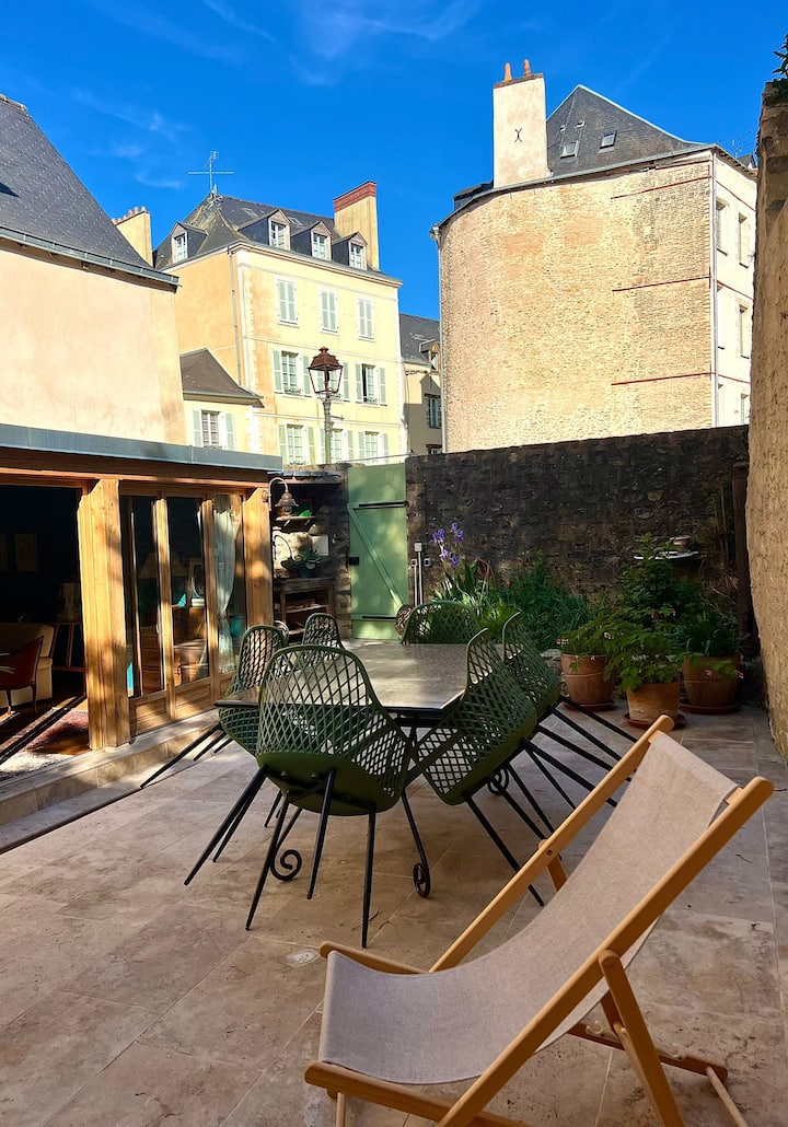 Charmante Maison Avec Terrasse Hyper Centre - Laval, France