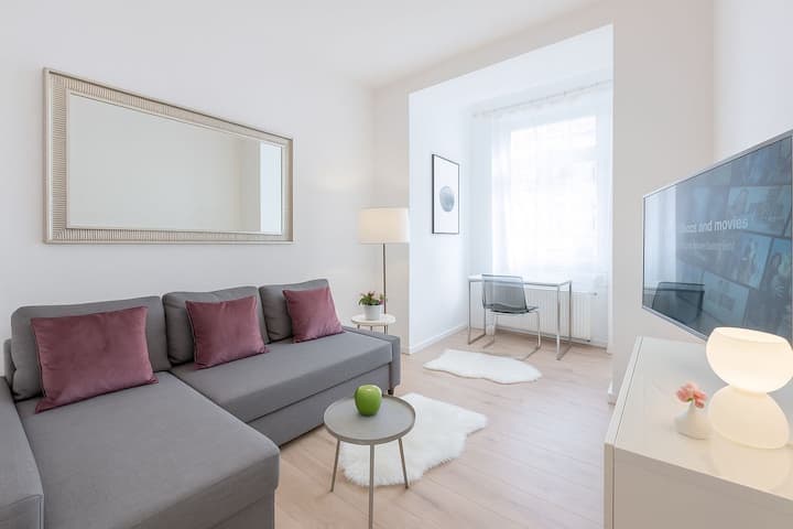 Stylish 2-room Flat I Prime Schwabing I U2 Line - Munich
