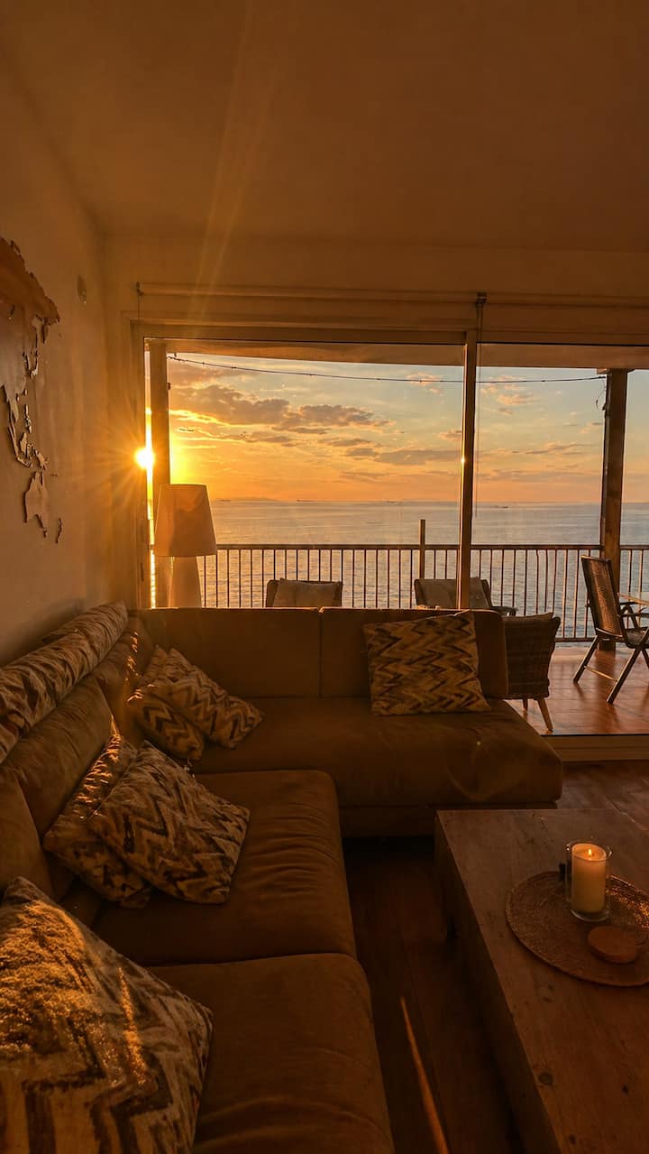 Sunrise Cliff - La Pineda