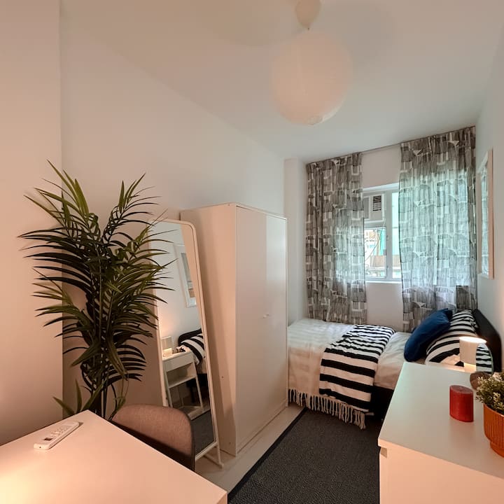 3br Apartment In Wan Chai | Ensuite + Mtr - Sheung Wan