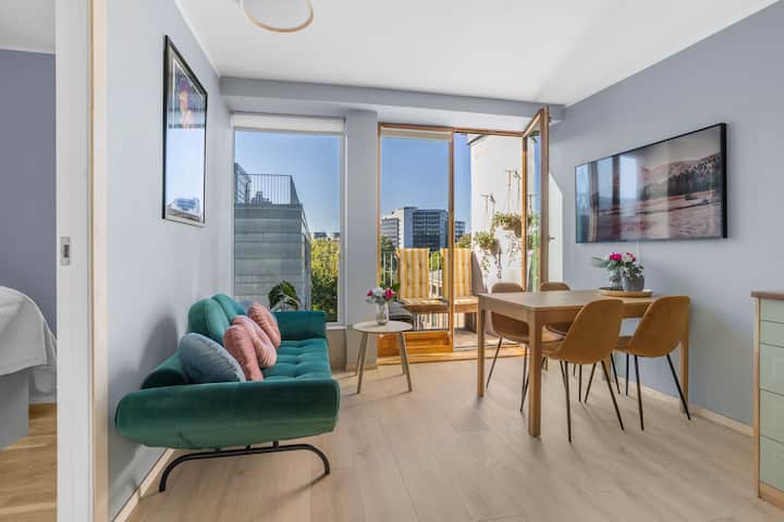 Central Penthouse W/ Balcony & Free Parking - Oslo