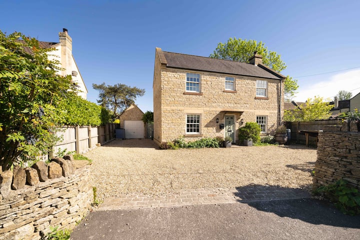 Luxury Cotswold Home In Wiltshire Countryside - Castle Combe