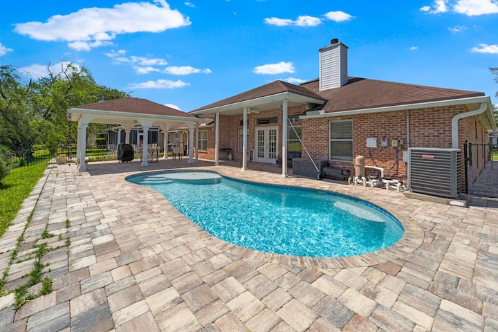 Lakefront Family Escape @ Pool 3br Grill Central - Orange Park, FL
