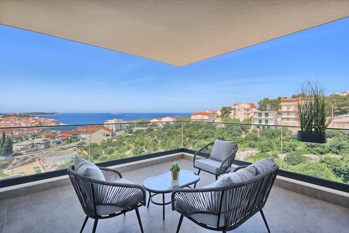 Residence Franc 2 Penthouse/3 Br / Sea & City View - Primošten