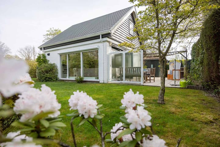 Holiday Home With Garden In Kortgene - Klaverhoek - Zélande
