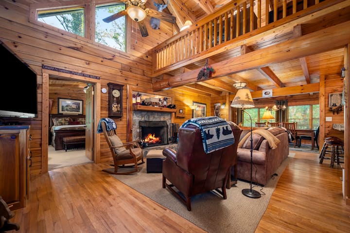 Swan Way Mountain Retreat - Lake Lure, NC