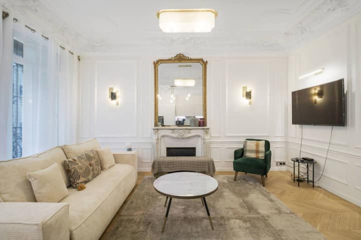 Champs Elysées Montaigne, Luxurious 6 Pers Flat - Courbevoie
