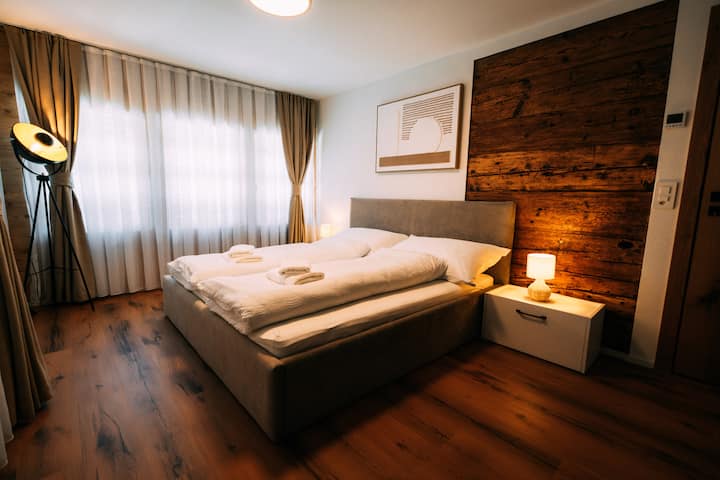 Alpina Four - Charming Apartment Prime Location! - Brienz