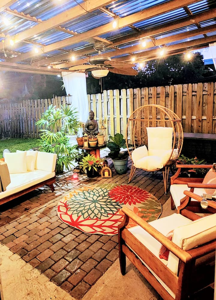 Sunkist Sunrise Bungalow Cozy Vibes & Sunny Stays - Sunrise, FL