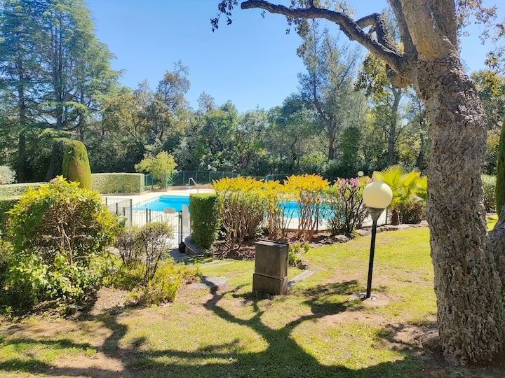 Studio Nature Calme, Piscine Au Coeur Des Golfs - Agay