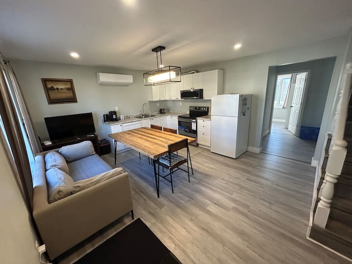 [New] Modern Queen St Duplex | 4 Brs & Parking - Charlottetown