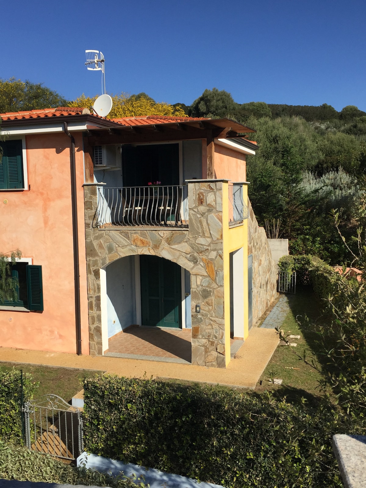 Isola del Sole Apartment – Relaxation and Swimming Pool - Apartments ...