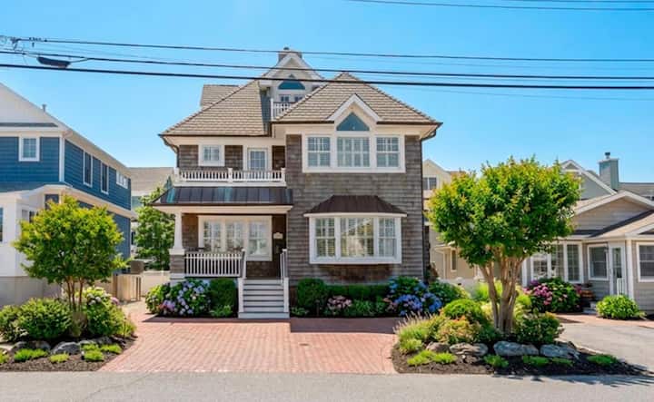 Luxury Beach House In Manasquan, Nj
Ocean Views - Spring Lake, NJ