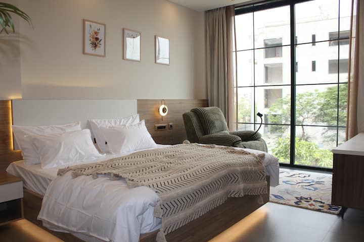 The Acacia Suite Two At 31 Club Avenue Residences - Manesar