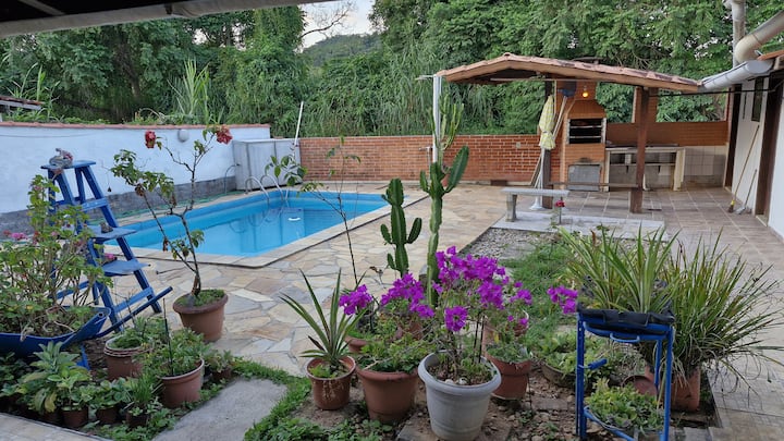 Casa Do Grego Com Piscina 
Penedo-rj - Itatiaia