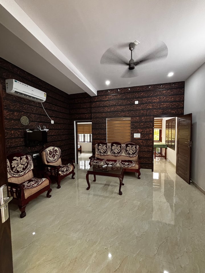 Entire First Floor -Residential Home At Ramapuram - Pala