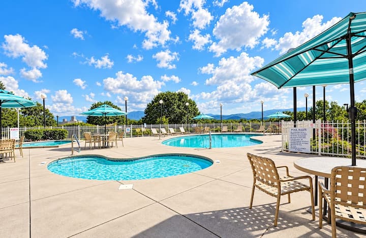 Cozy Pigeon Forge Condo W/ Kitchen & Balcony - Dollywood, Pigeon Forge