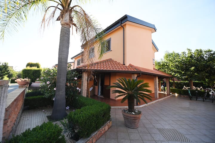 Villa Da Vinci Porto Ada - Private Beach & Bikes - Pizzo