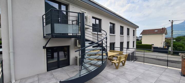Logement Spacieux Avec Grande Terrasse - Montmélian