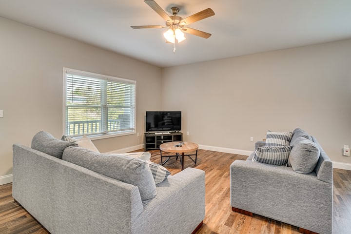 Walk To Cumberland County Playhouse! Modern Home - Crossville, TN
