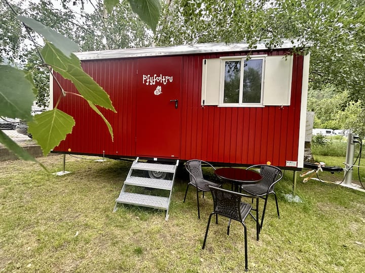 Zirkuswagen Hideaway "Pfyfoltru" Für 3 - Switzerland