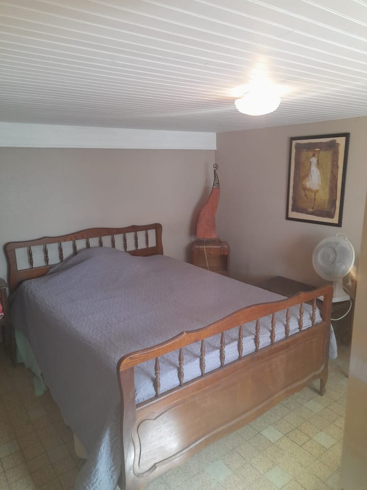 Chambre Avec Salle De Bain Et Coin Cuisine - Paray-le-Monial