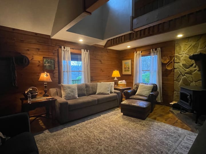 Holler Haven
Family Mountain Retreat - Linville, NC