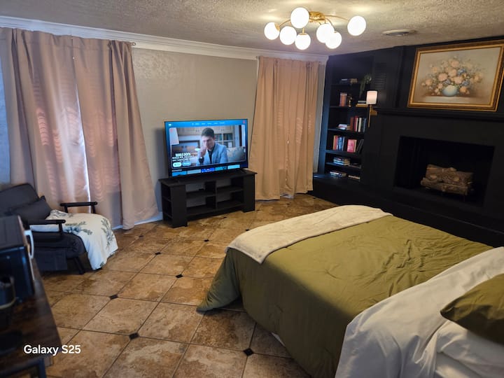 Cozy Guest House With Day/laundry Room & Books! - Wichita Falls, TX