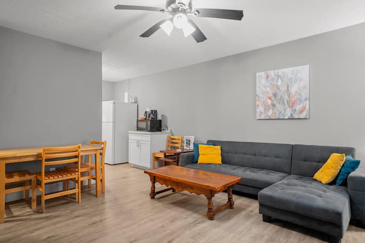 Hide & Seek Lodge I Cozy 2br I 15m To Rrg I Wi-fi - Clay City, KY