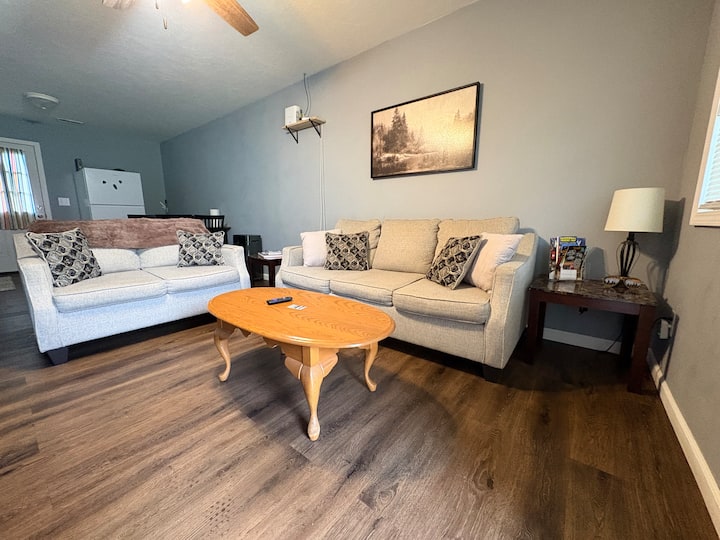The Lazy Hiker I Cozy 2br I 15m To Rrg I Wi-fi - Clay City, KY