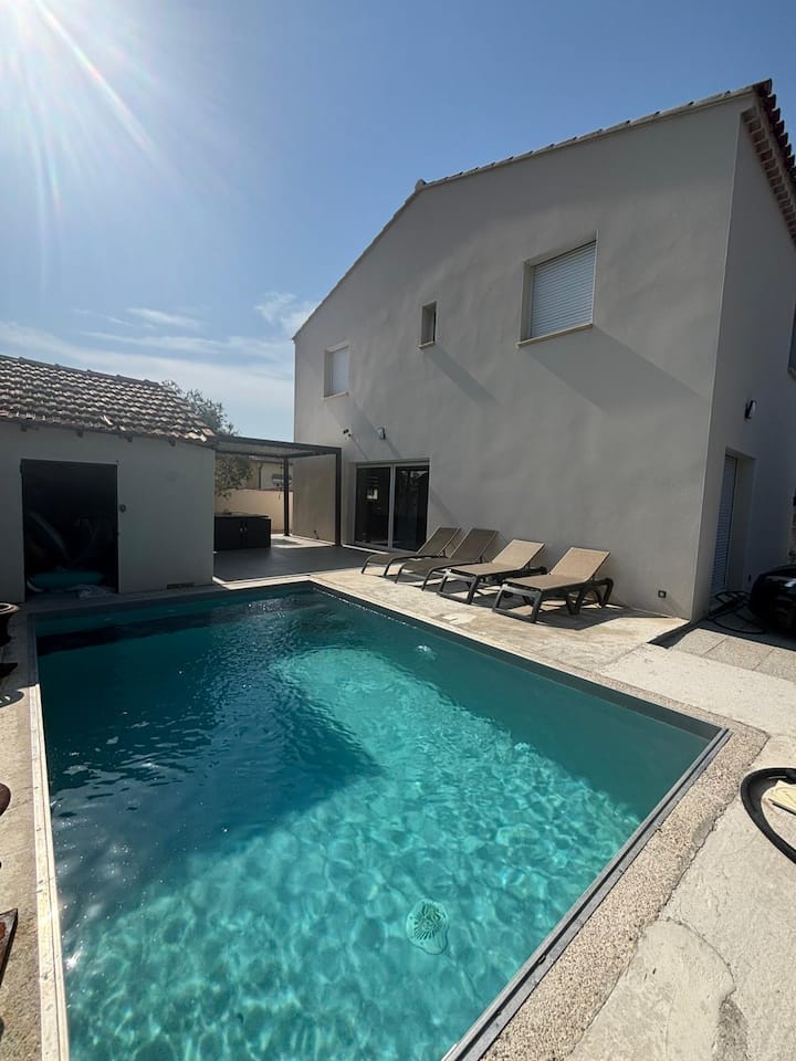 Maison 150 M2- 4 Chambres, Piscine-climatisée - Vaucluse