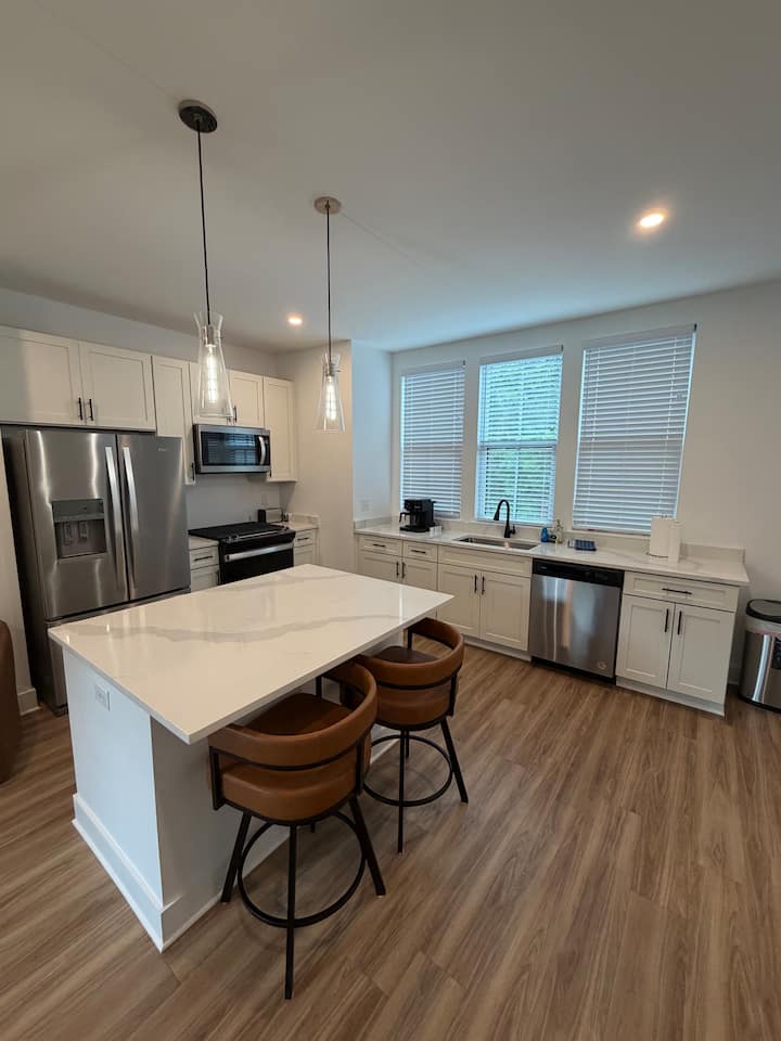 Homewood Townhome (1 Bedroom) - Homewood, AL