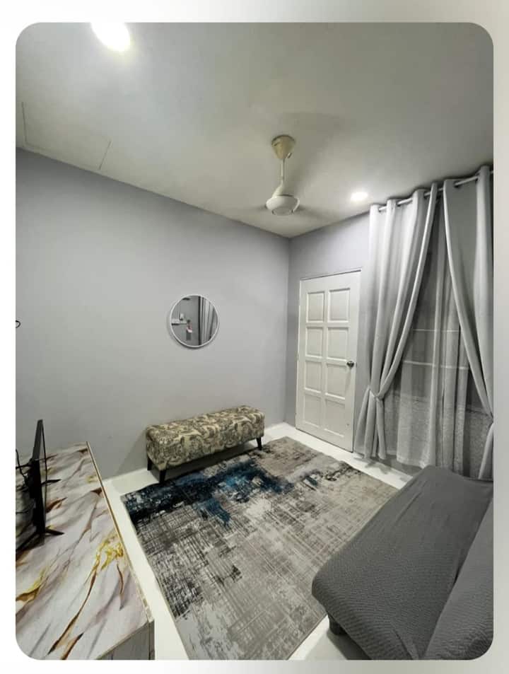 Tiny Bliss Homestay
Budget-friendly - Parit Raja