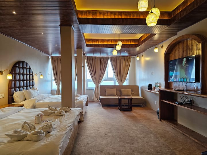 Golden Orchid: Studio With View #402 - Darjeeling