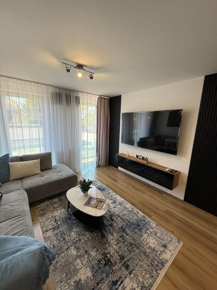 Csip House With Free Private Enclosed Parking - Nyíregyháza