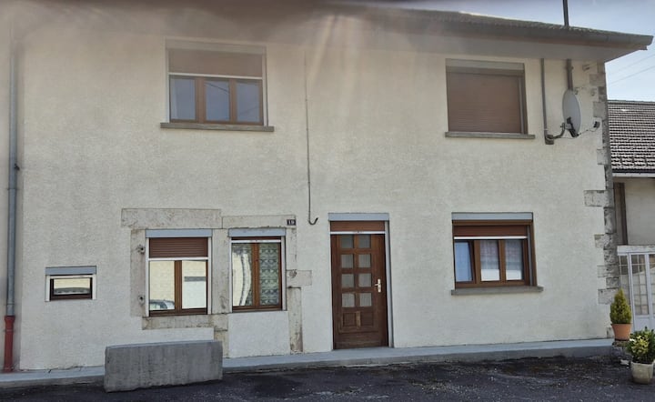 Maison Dans Le Jura, Idéale Famille Et Randonnée - Oyonnax