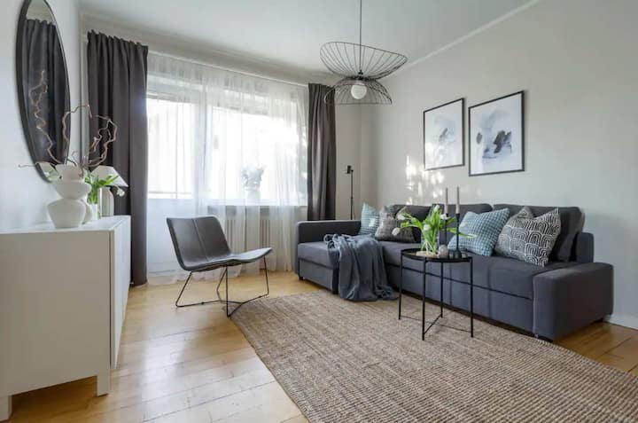 Modern 1br Apartment With Balcony, 20min To City - Stockholm