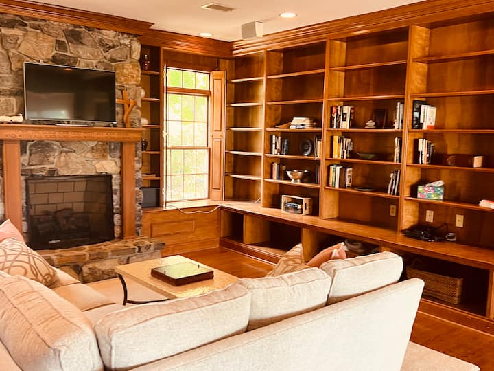 Merrimans Hope 
5br Spacious & Stunning On 2 +Acre - Winchester, VA