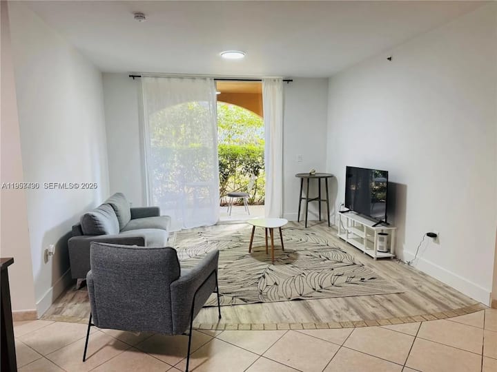 Aventura 2 Bd/ 2 Ba/ The Yacht Club (8-108) - Aventura, FL