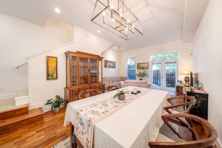 Central 3br Townhouse | Near Oakridge & Skytrain - Vancouver