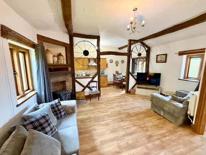 Very Spacious Rural 2 Bed Barn, Sleeps 5. - Forest of Dean