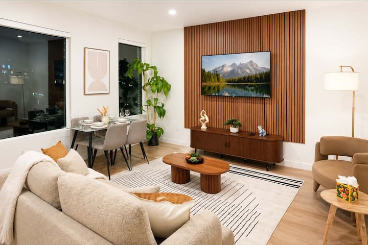 Stylish Slc Getaway 2-bed, 2-bath With Balcony - Salt Lake City, UT