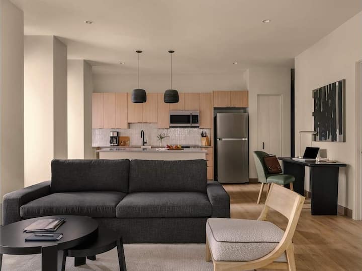 Kasa Lake Shore Chicago | Two Bedroom Double Queen - Chicago, IL