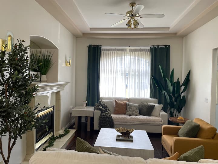 Casa Armani 5br Luxe Sleeps10+ 3 Kings 1 Qn 2 Twin - Surrey