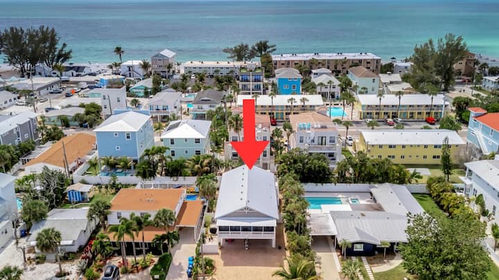 Coastal 2br Duplex Close To Beach & Park - Bradenton Beach, FL