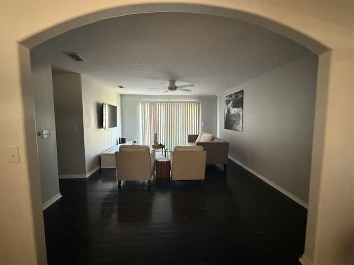 Spacious 3 Bedroom House In Lake Mary Area - Lake Mary, FL