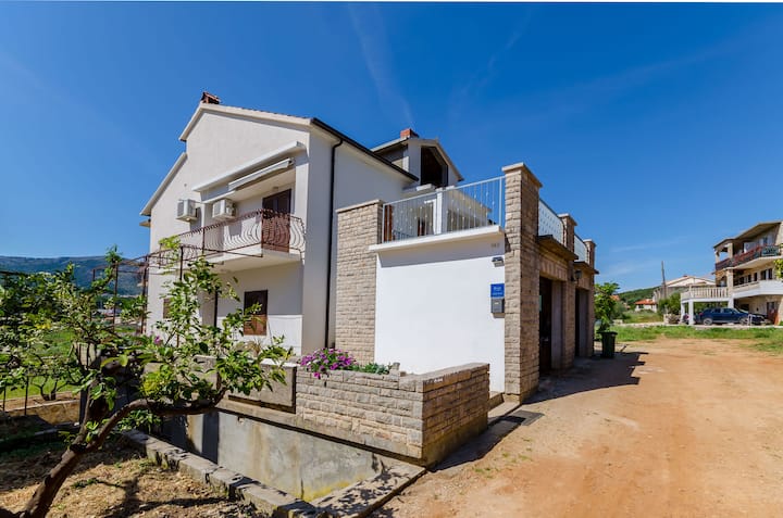Appartement Lida (125201-a2) - Jelsa